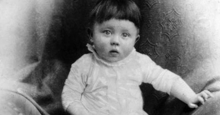 L'uomo di fronte alla guerra: La prima fotografia di Hitler - Wisława ...