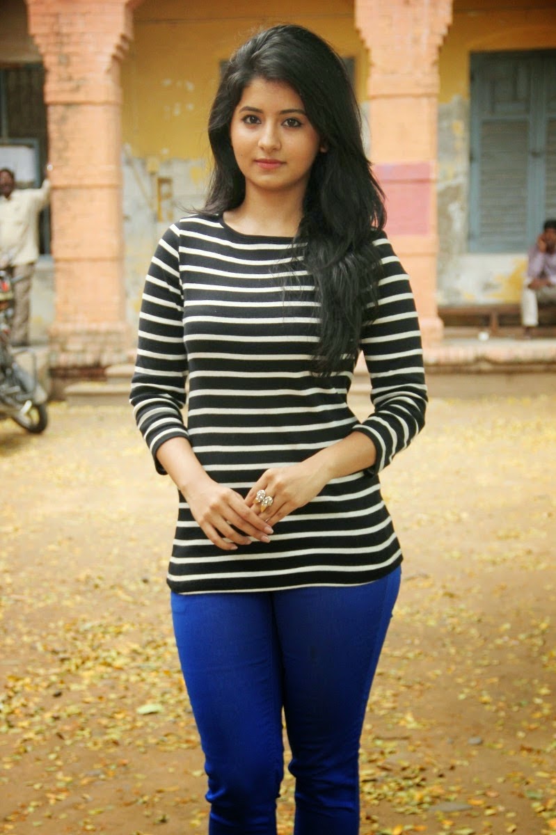 Reshmi Menon Glam pics at Kirumi shooting spot |Tamil Cinema News ...