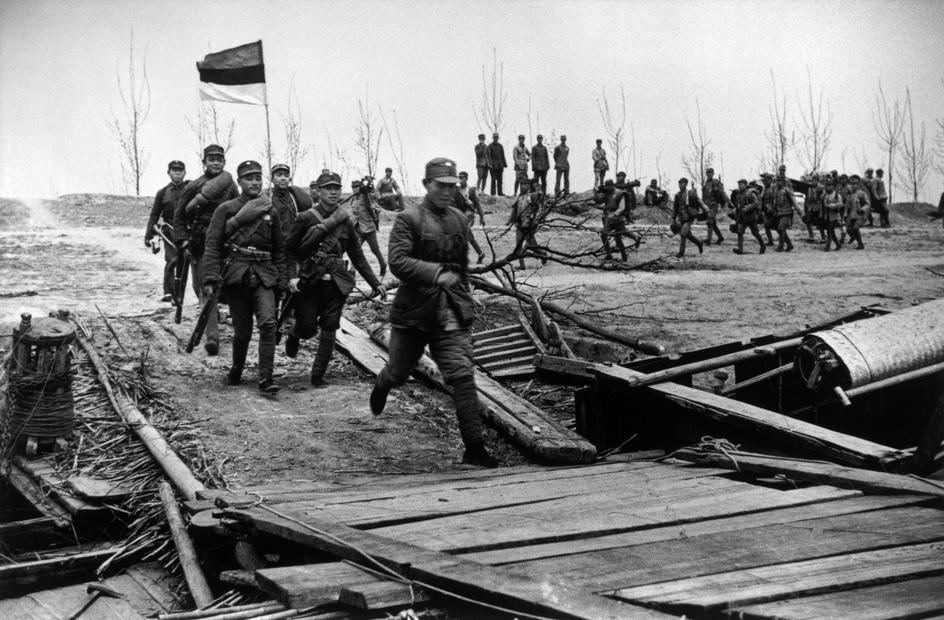 solitary dog sculptor: Photos - Fotos: Robert Capa - China 1938 - Sino ...