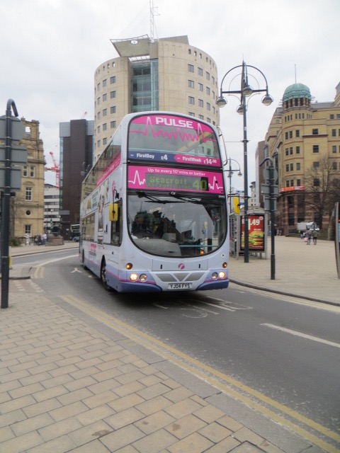 North West Bus Cam: Leeds: City Square