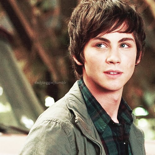 Lermaniacs: LOGAN LERMAN