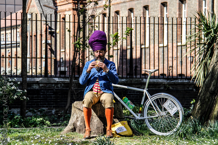 Tweed Run, a stylish bicycle ride in London - Hot and Chilli