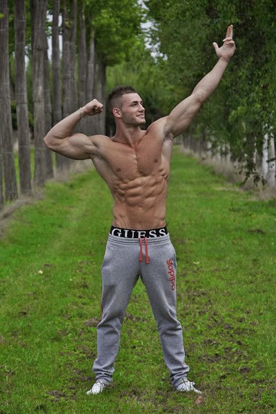 WORKOUT INSPIRATION .NET: Nick Gomez: The Rising Fitness Model