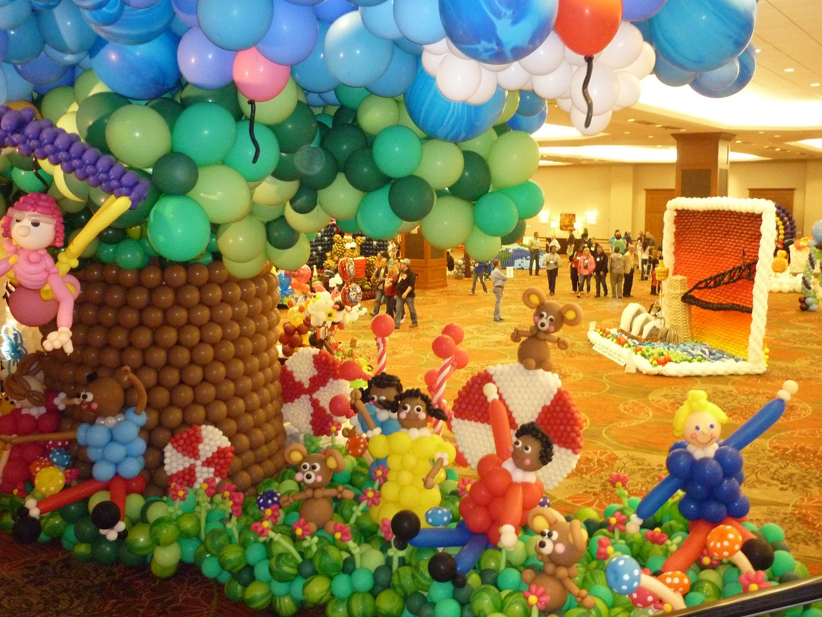 The Very Best Balloon Blog: World Balloon Convention Day 1 - the build ...