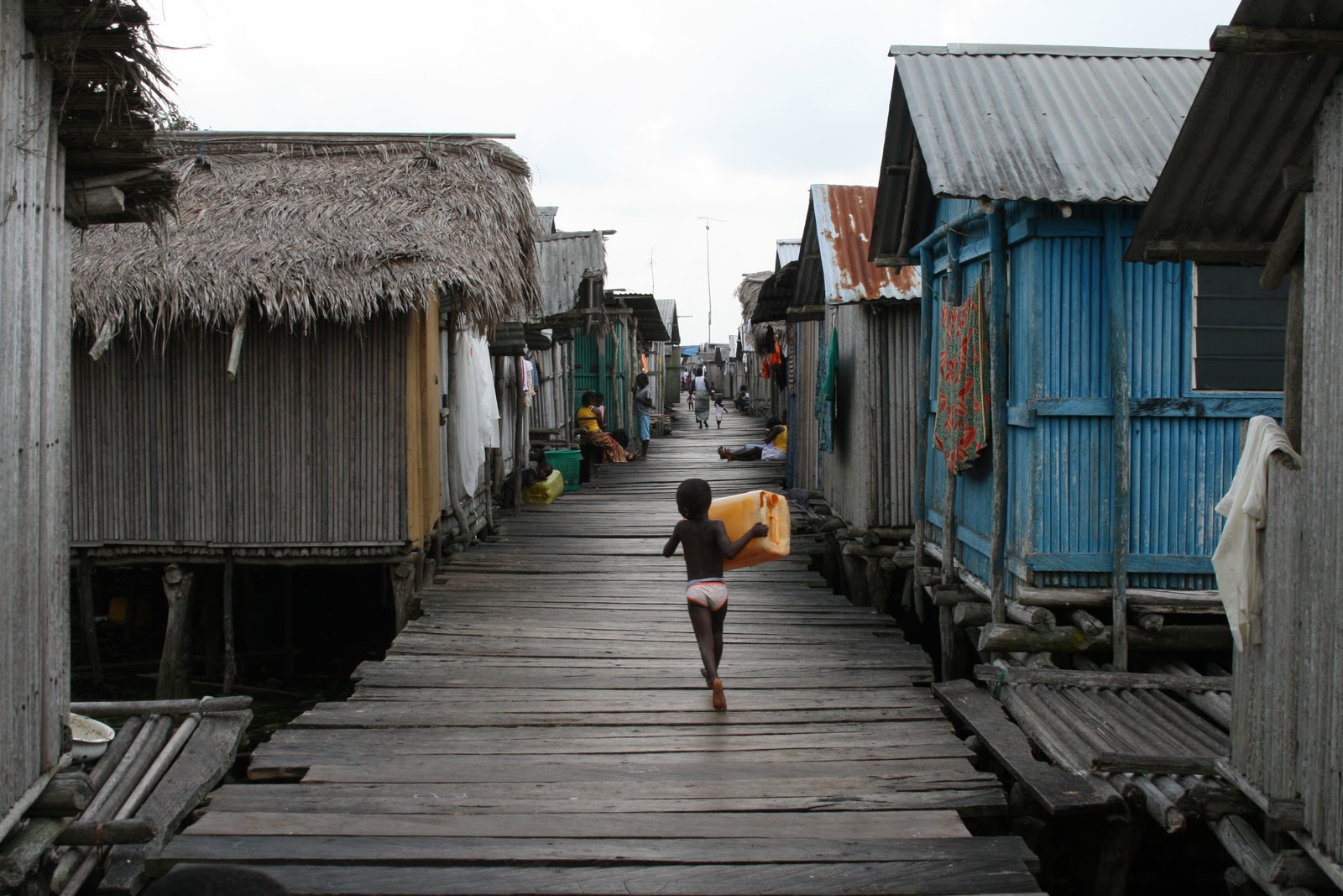 - Think G l o c a l -: Nzulezo - the village on stilts
