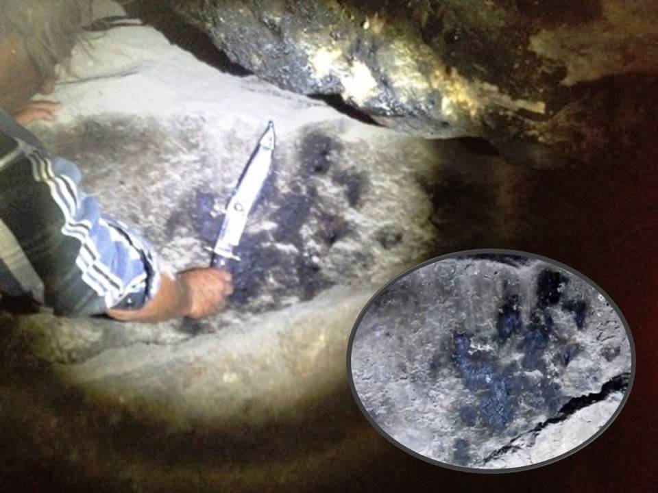 Ancient Giant Handprint Found in Lovelock Cave in Nevada 2013