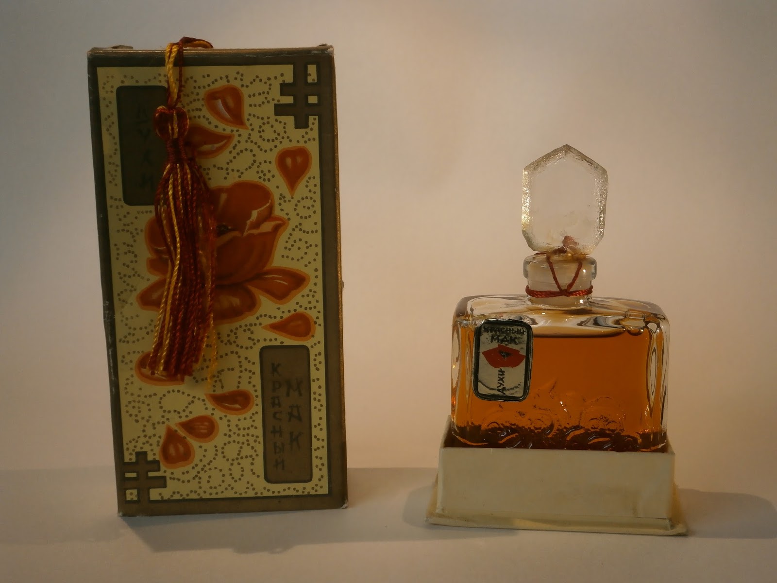 soviet perfume: Датировка "Красного мака"