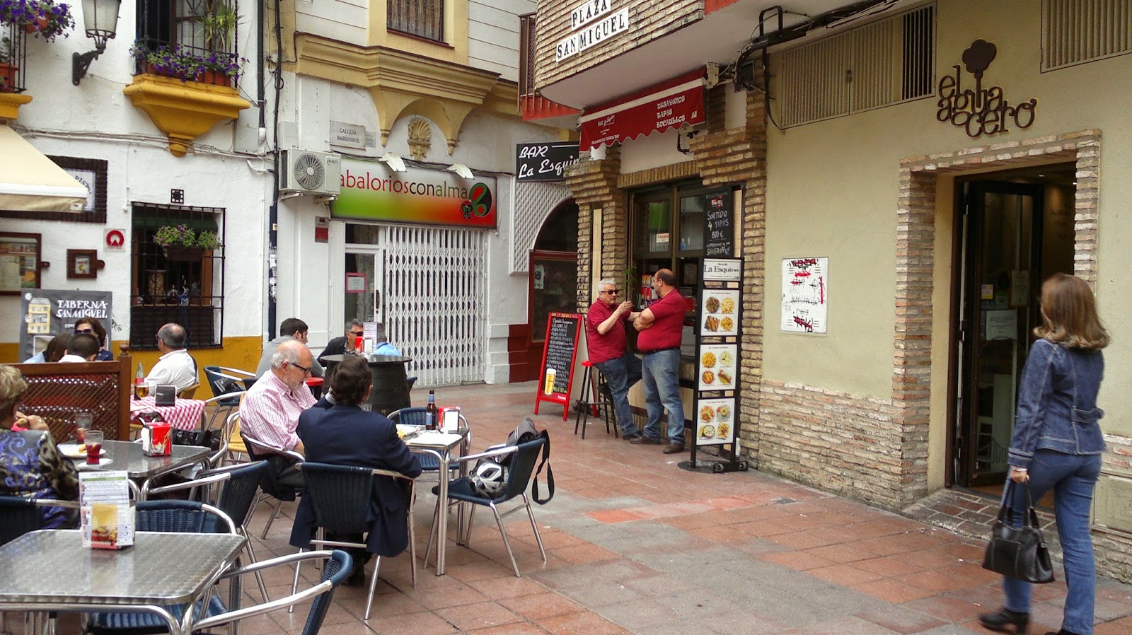 Aderramar vinos: Bar La Esquina: estando entre colosos es difícil que ...