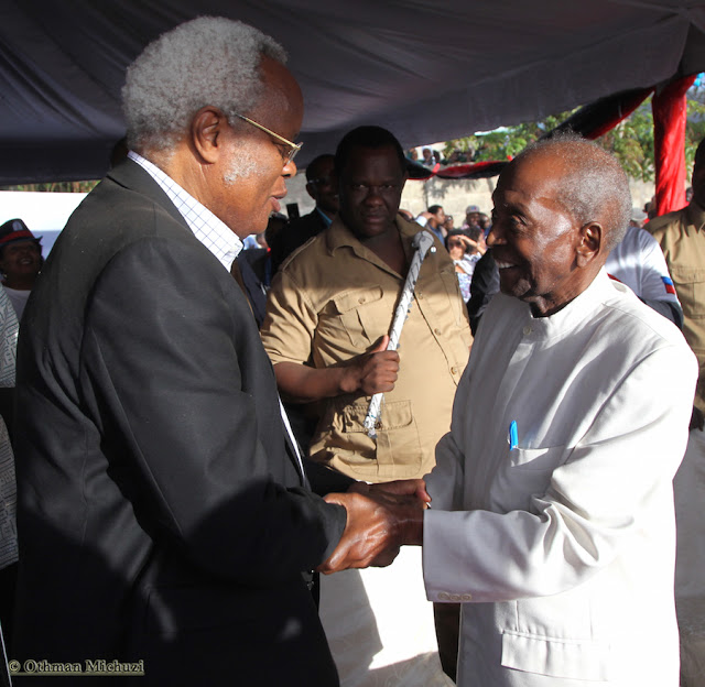 KARIBU NYUMBANI: MZEE KINGUNGE NGOMBARE MWIRU AWANADI UKAWA MKUTANO WA ...