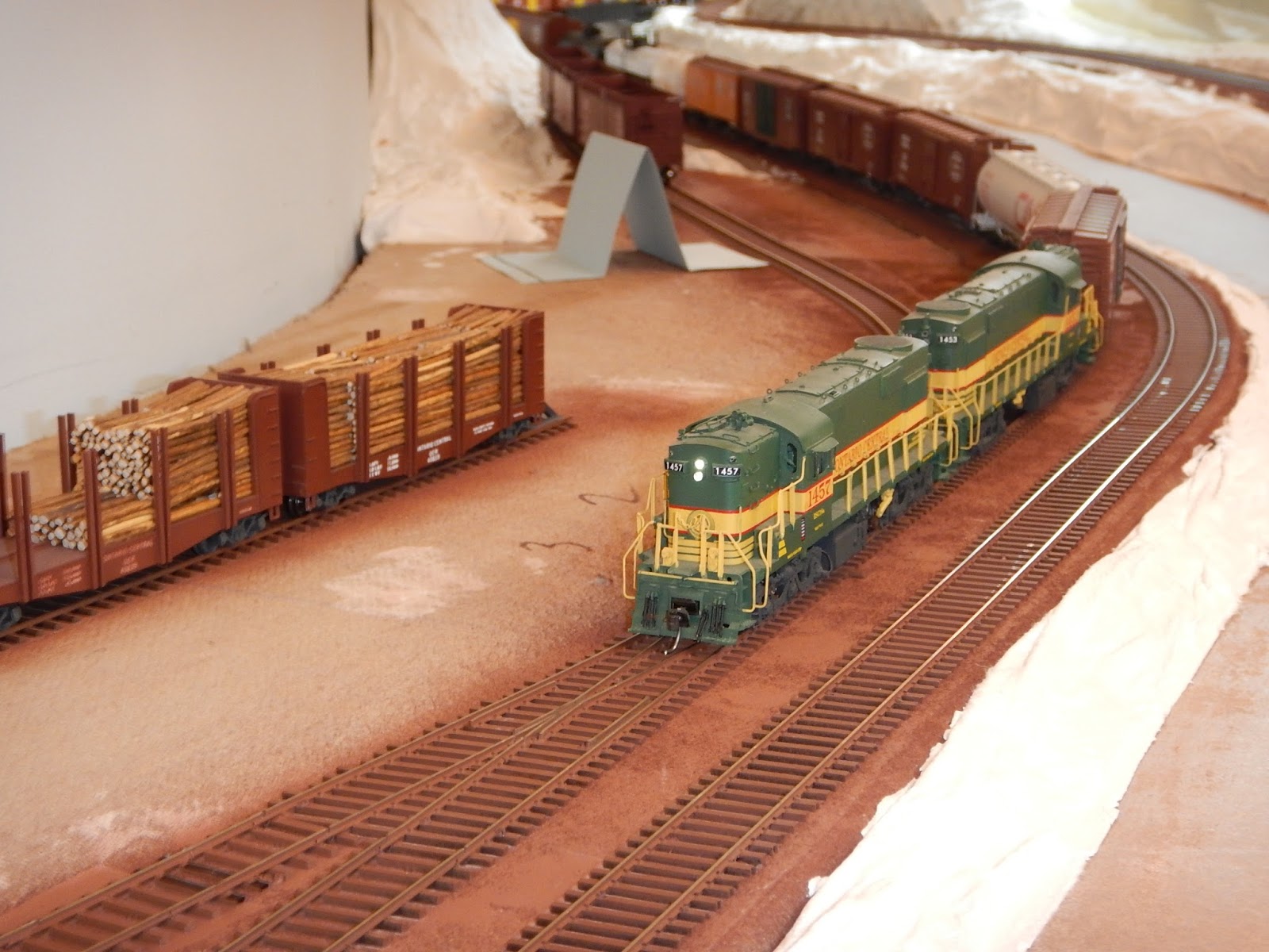 An Ontario Model Railroad in HO Scale: Summer Ops Session