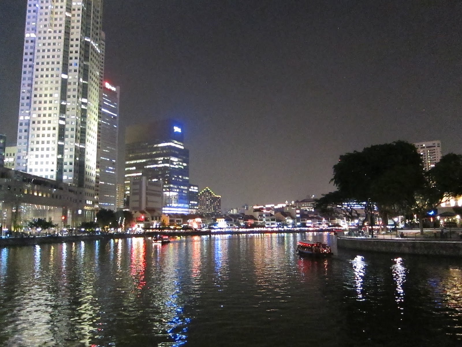 Where is Cat??: Singapore is a "Fine" City La :-)