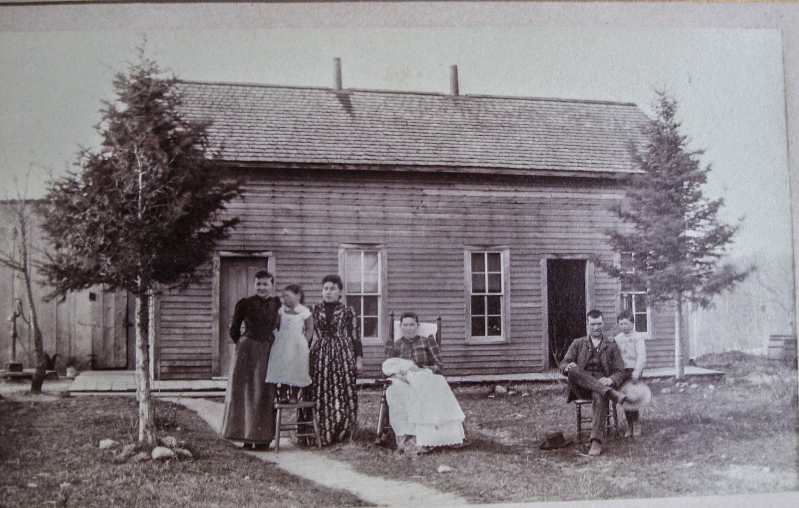 FOLKWAYS NOTEBOOK: VINTAGE MICHIGAN HOUSE PHOTO -- THOUGHTS
