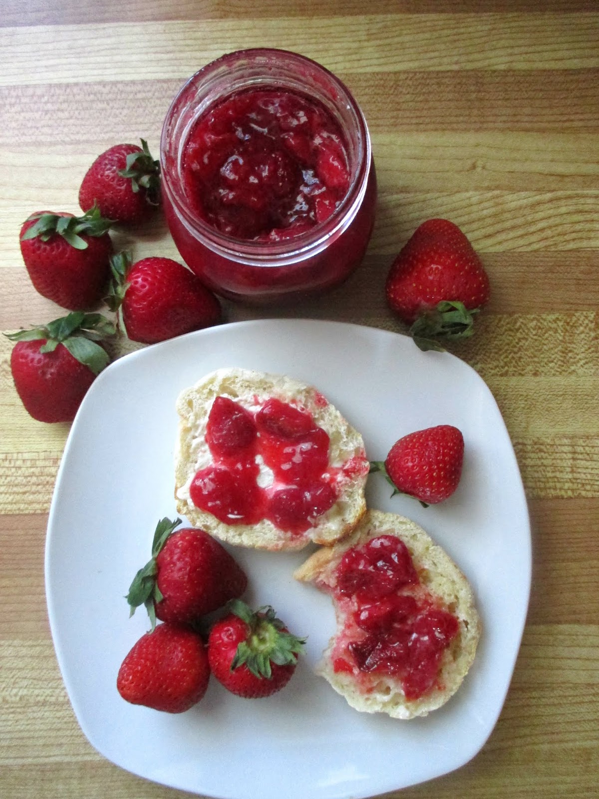 Hot and Cold Running Mom - Just my Stuff: Jello Strawberry Jam