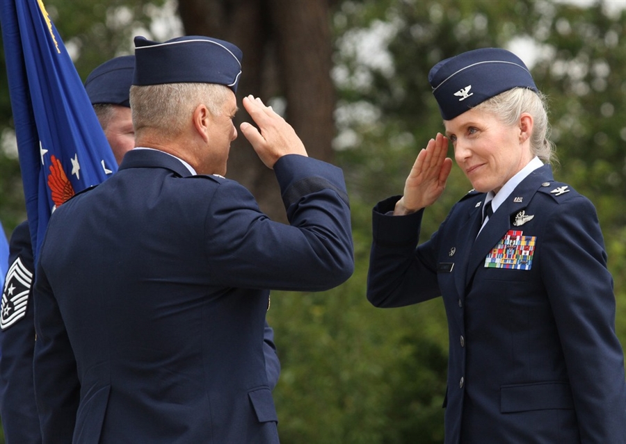 Naval Open Source INTelligence: Female fighter wing commander breaking ...