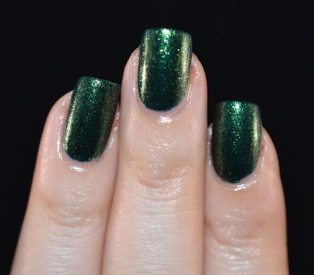 Lacky Corner: Zoya Logan