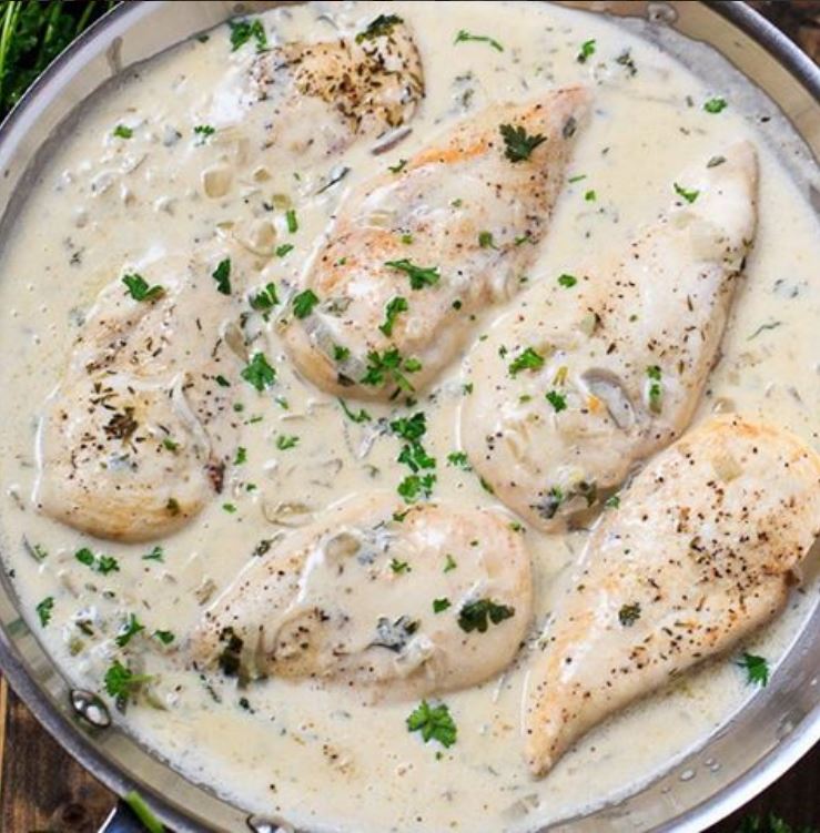 POLLO EMBOLADO EN CREMA A LA TULLOCH