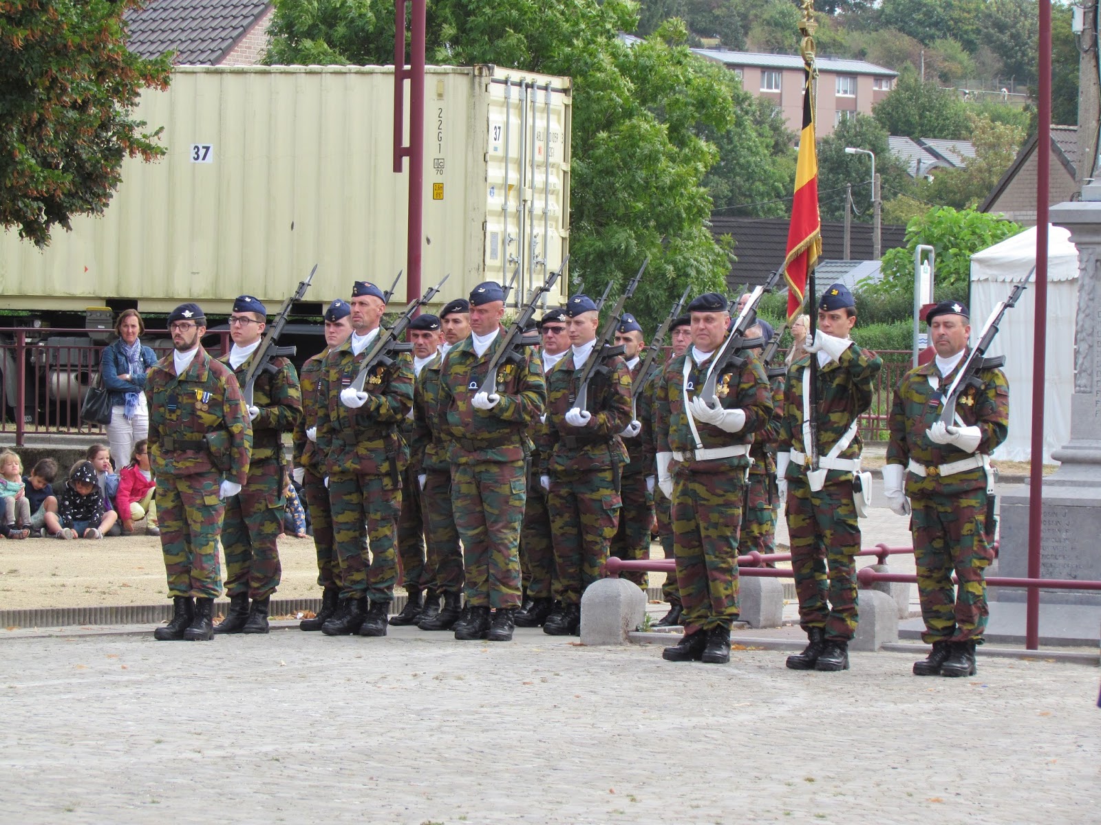 PARADE MILITAIRE: Jumelage CRC Glons et commune de Bassenge. - École ...
