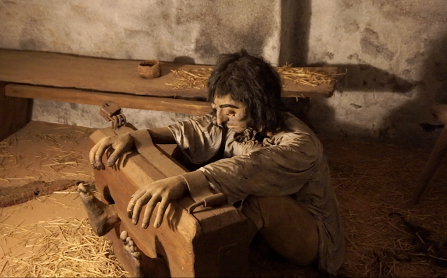 Medieval Times Torture Chamber - Loket Castle