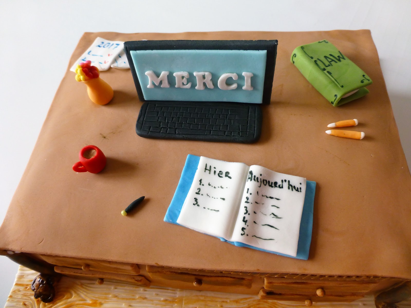 CakeSophia: Office desk cake