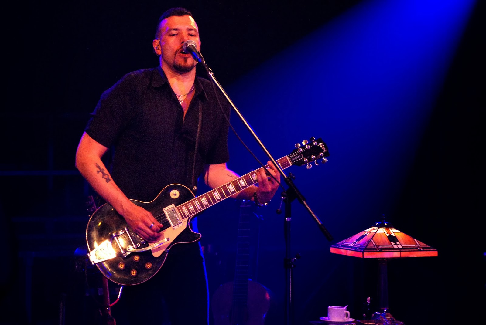 NOTICIAS Y EFEMERIDES MUSICALES Y DEL CINE: HACE 47 AÑOS, NACE FERNANDO ...