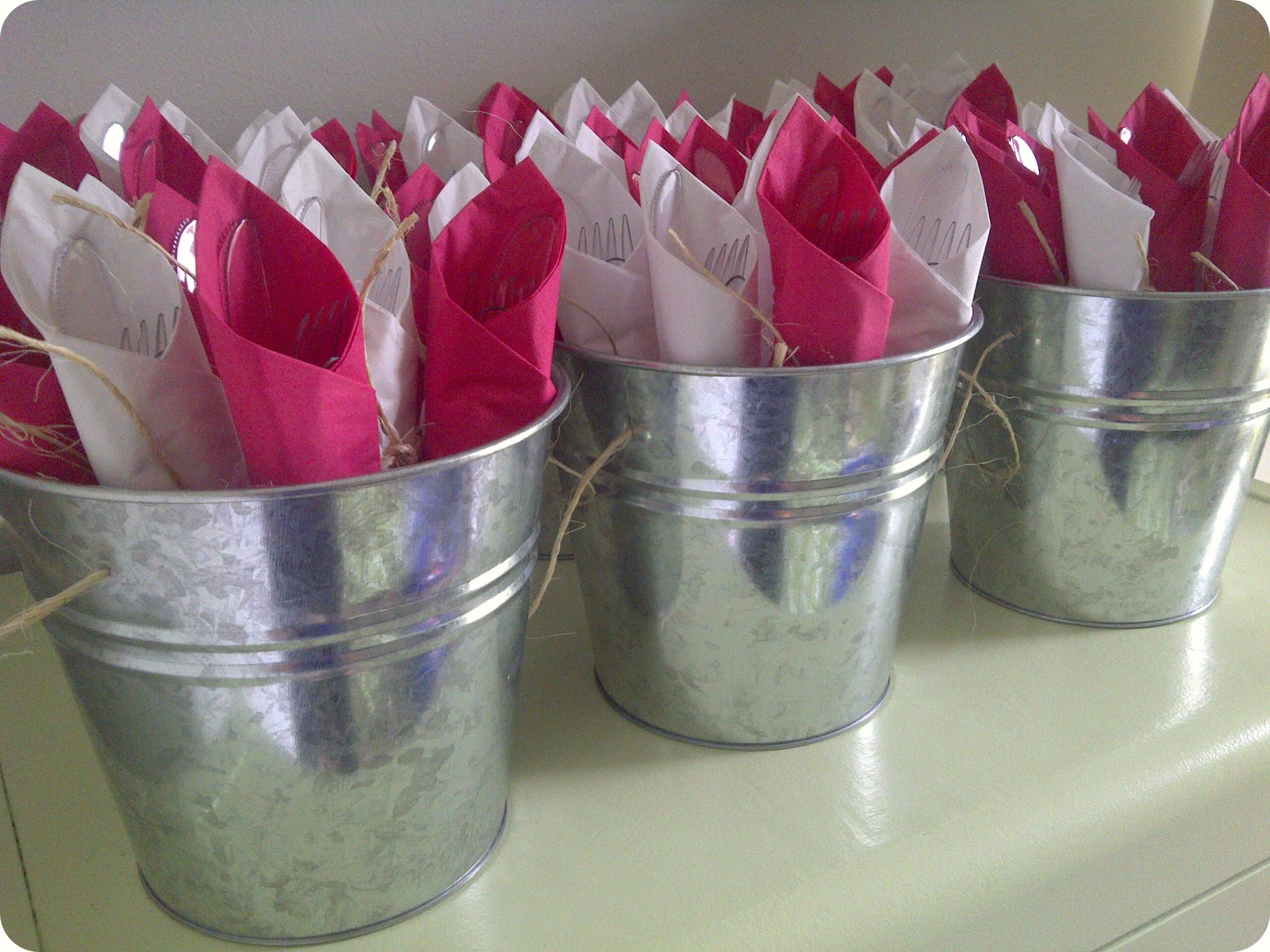 How To Wrap Silverware In A Paper Napkin How To Wrap Silverware In A Paper Napkin