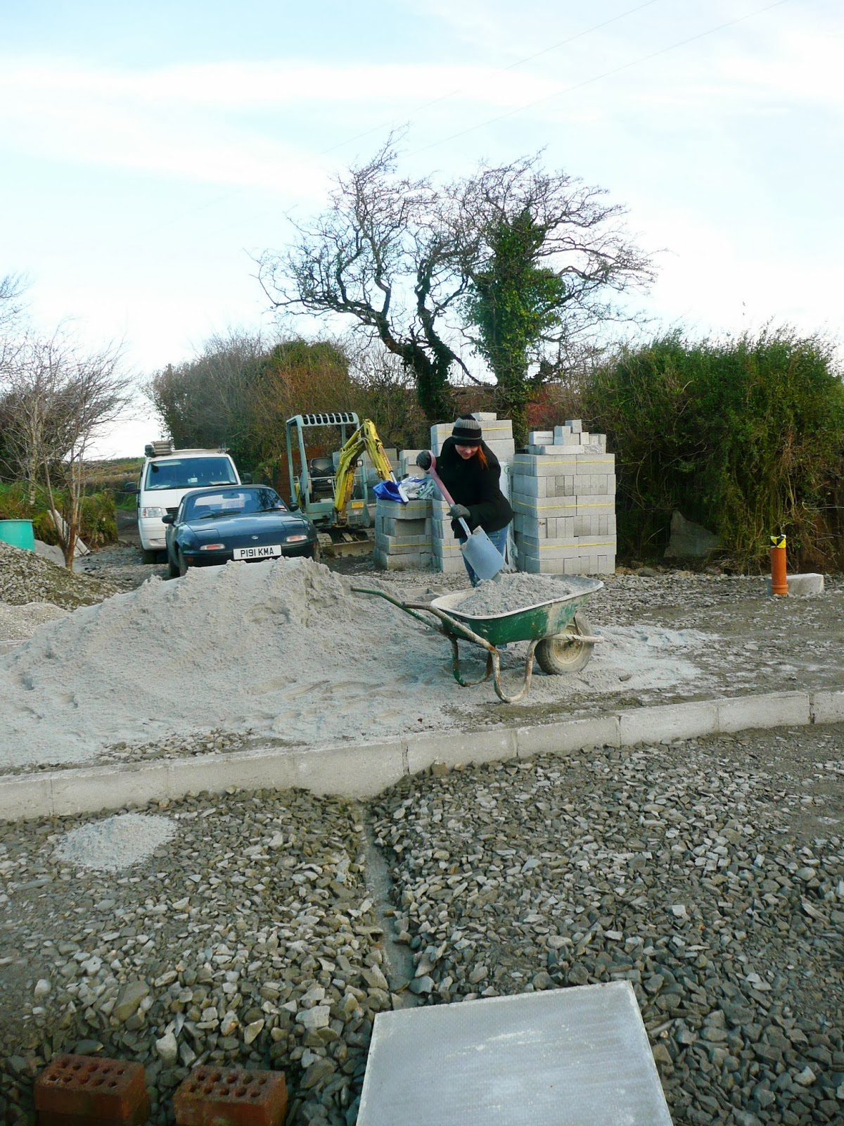 V&A's Home Build: Groundwork: Part 4 - Oversite and drainage