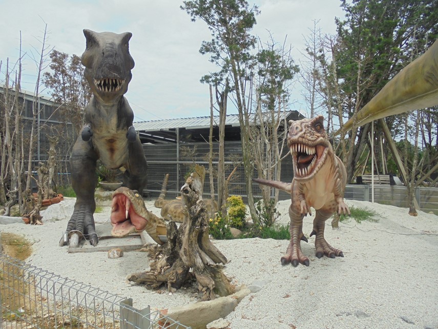 CATATAN SI MERAH SILU: Taman dinosaur Muar - Tarikan baru percuma ...