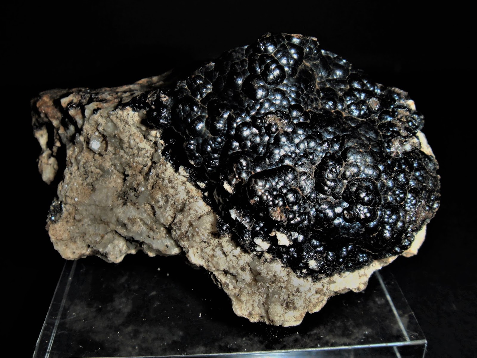 MineralesDB: Goethita, Castillo del Inglés, Oiartzun, Gipuzkoa