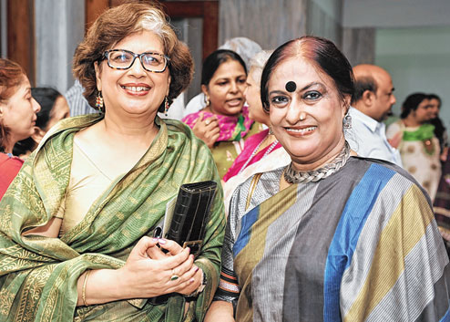 Station Hollywood: Dolly Basu, Papiya Sen came to Zee Bangla Didi No 1 ...