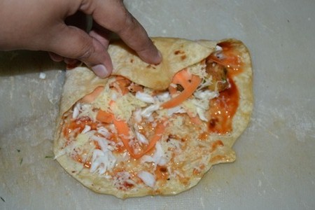 Vaniensamayalarai: Veg Frankie / Mixed Vegetable Mixture Wrapped In Roti