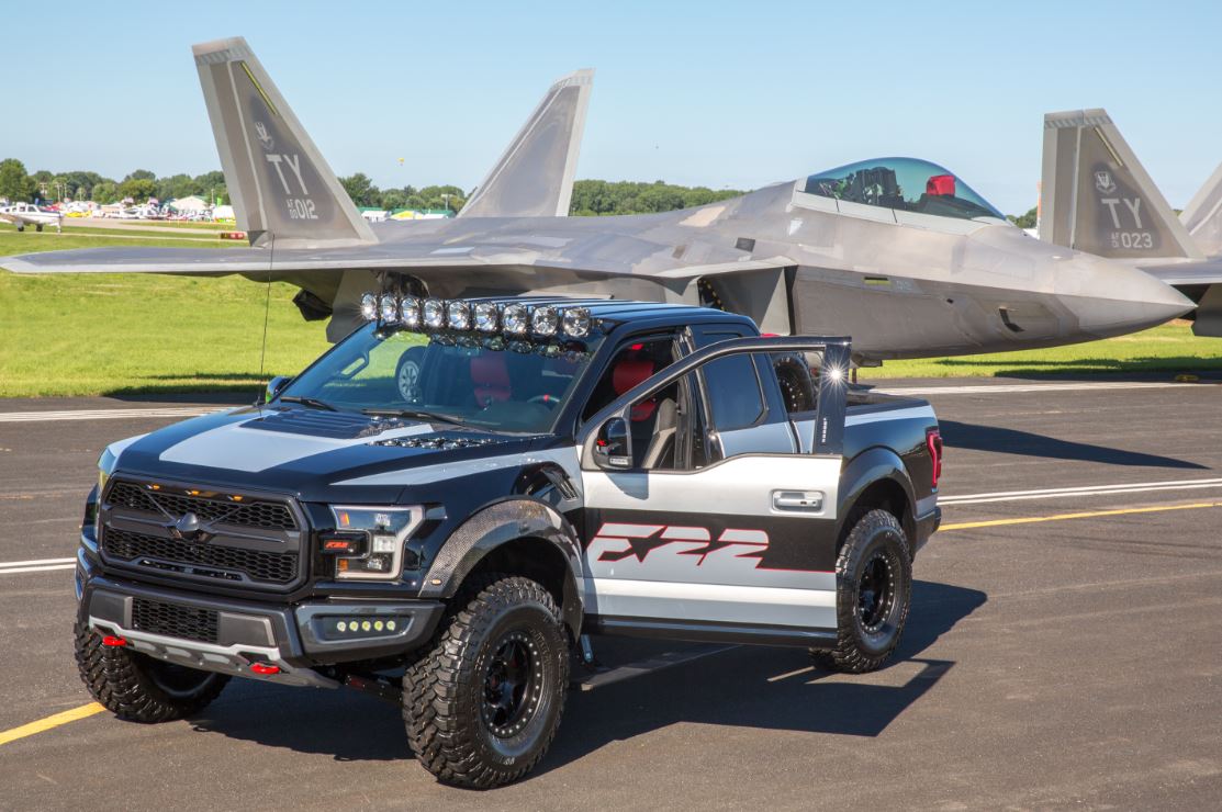 Ford lanzó el F-150 Raptor basado en el avión el caza bombardero F-22 ...