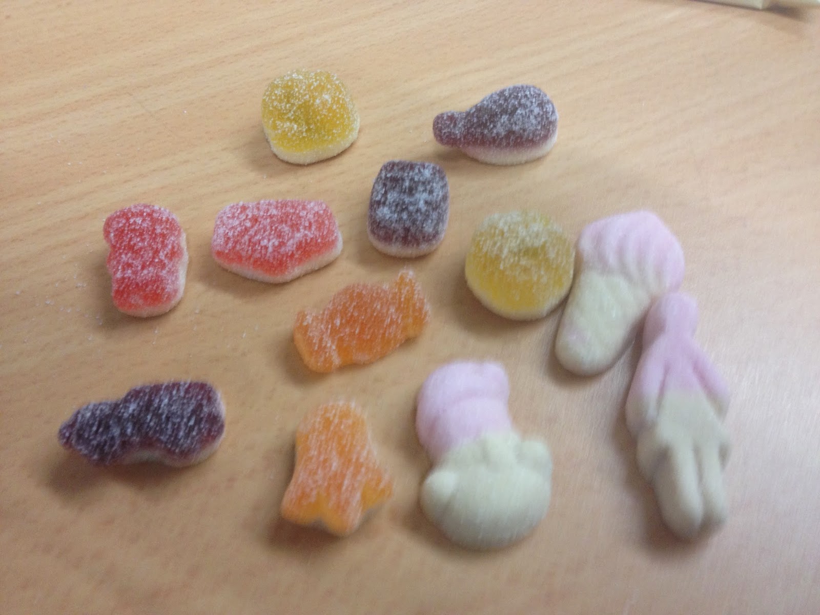 A Review A Day: Today's Review: Rowntree's Randoms Sweet 'N' Sour