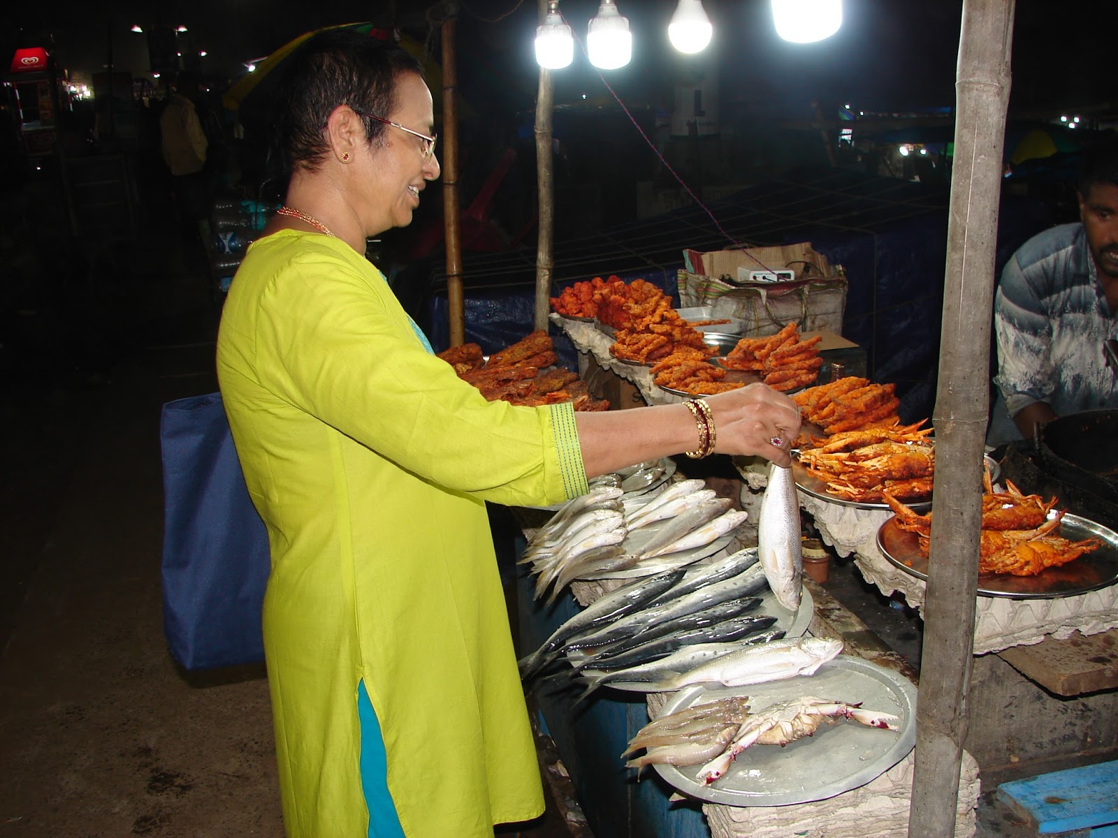 Raghu's column!: Seafood along Marine drive and the beach in Puri.