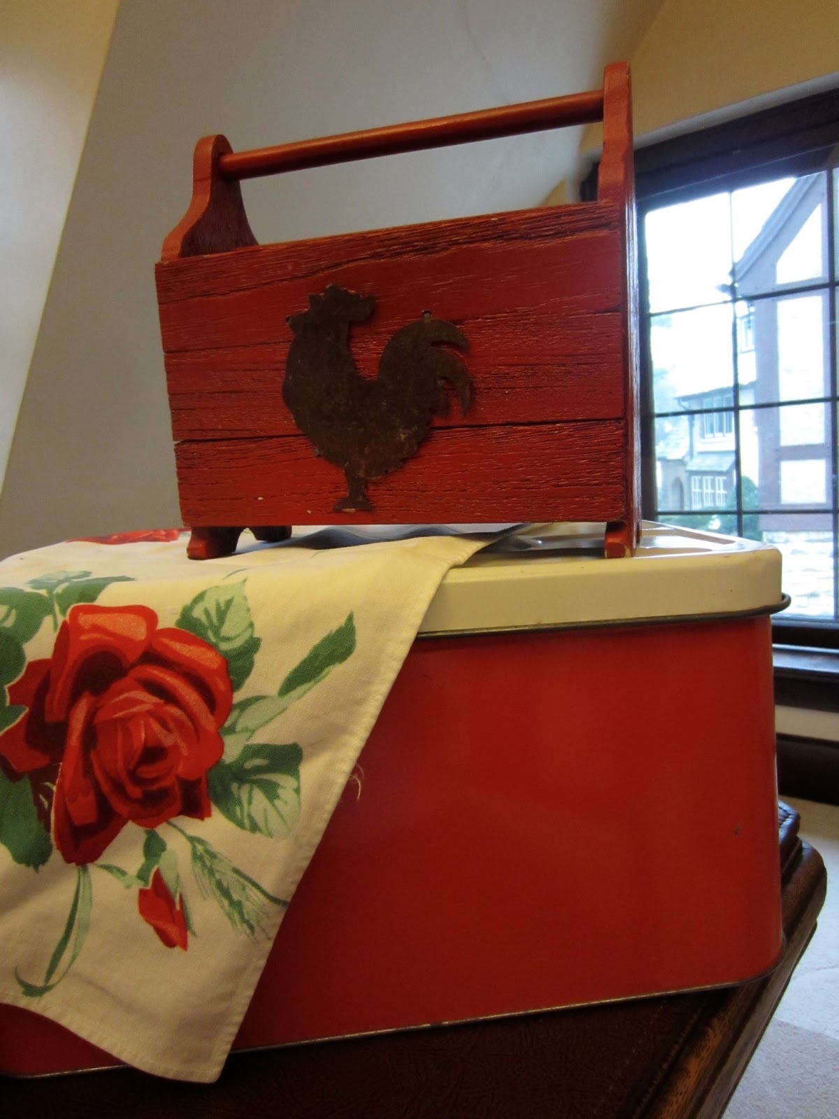 HOB NOBBERS: RED VINTAGE TREASURES