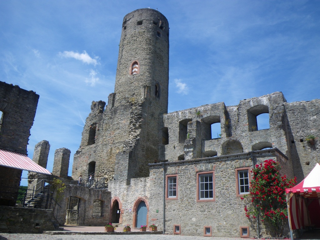 perfect for roquefort cheese: castle week: hessen