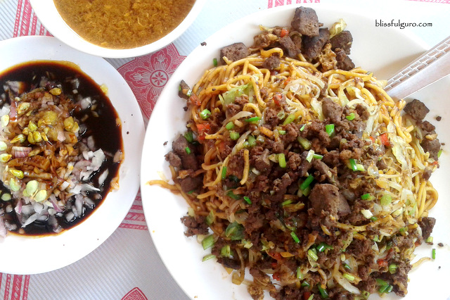 Pancit Batil Patong – Bustillos, Manila - blissfulguro