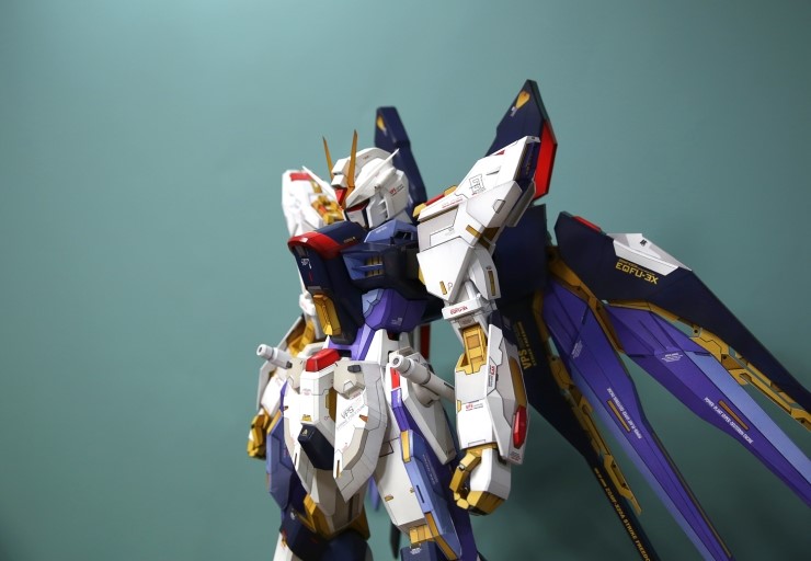 Gundam Family: Gundam Papercraft : Strike Freedom Gundam