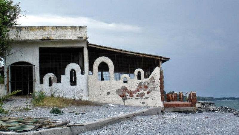 ΜΙΑ ΦΟΡΑ ΚΙ ΕΝΑΝ ΚΑΙΡΟ ....ΟΝΕΙΡΕΜΕΝΟ ΕΚΕΙ ΣΤΗΝ ΠΛΑΚΑ ΣΤΟ MICHEL ...
