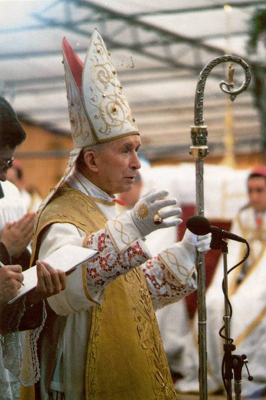 Grupo de oração e estudo Nossa Senhora de Fátima: Lefebvre perdoado.