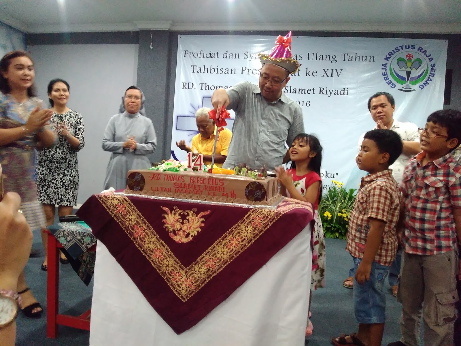 PERAYAAN EKARISTI PESTA YESUS DIPERSEMBAHKAN DI KENISAH SERAYA MENGUCAP ...