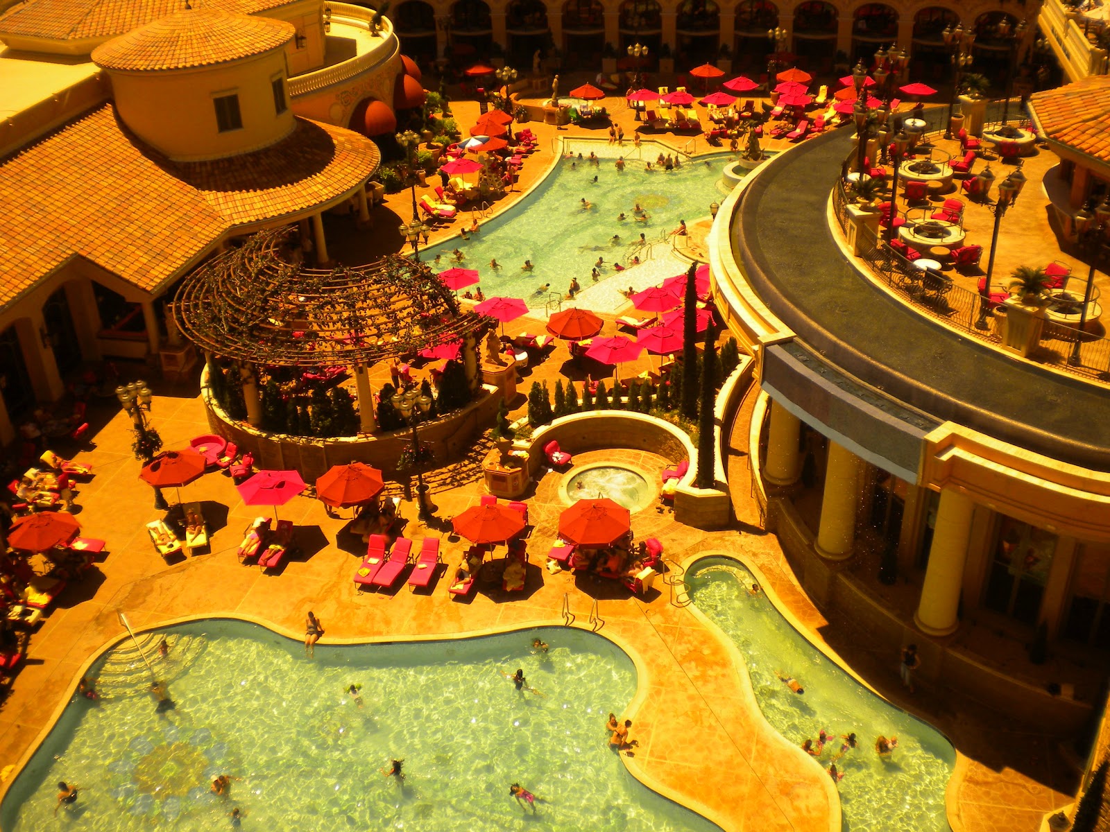 Shabby Brocante: Escape to the Peppermill, Reno Nevada