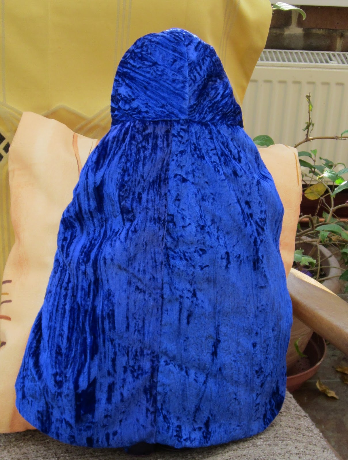 Pat's Cloth Dolls: Morgana in her cloak