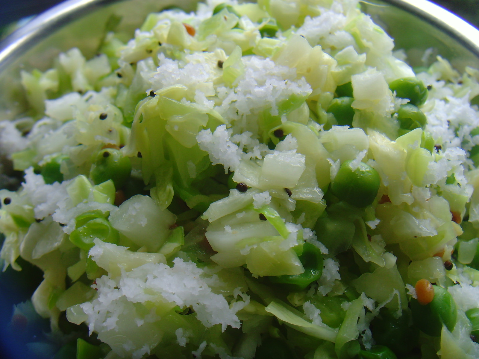 CABBAGE AND GREEN PEAS DRY