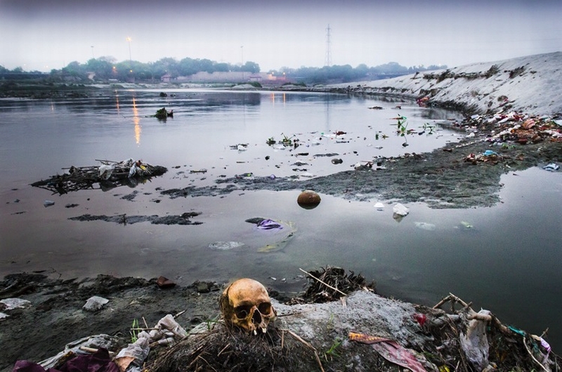 OLTRE IL MURO: ARTE e FOTOGRAFIA: UGLY REALITY OF YAMUNA – INDIA’S MOST ...