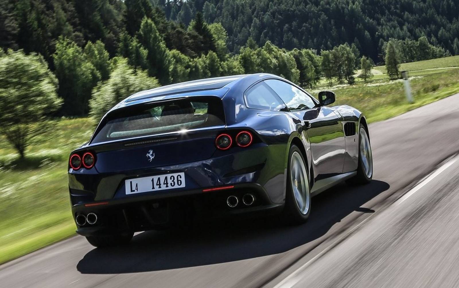 CARROS DO MUNDO TODO DE TODOS OS MODELOS: Ferrari GTC4 Lusso