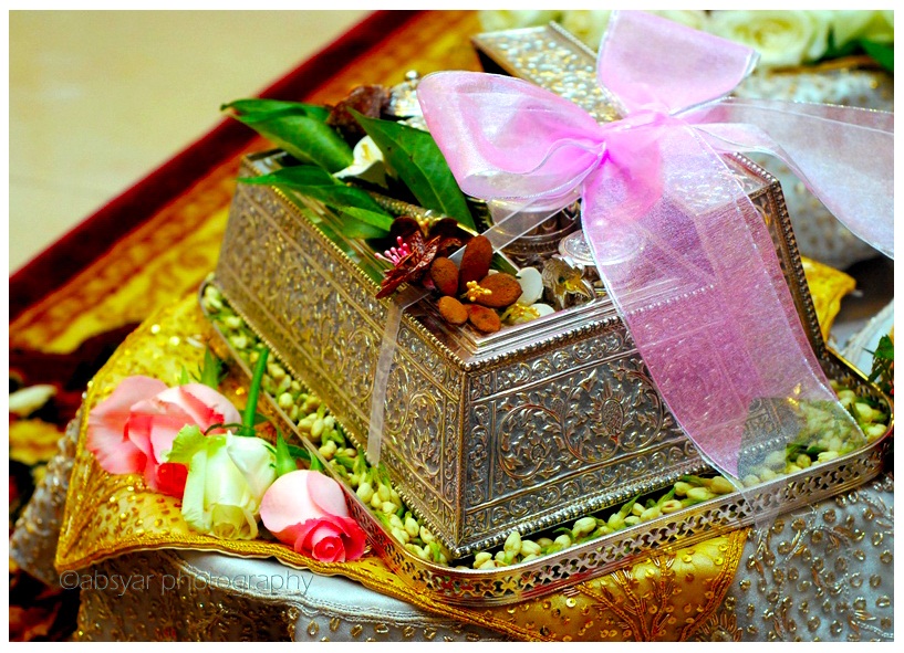 World Of Bling Bling Sirih Junjung Sebagai Tanda