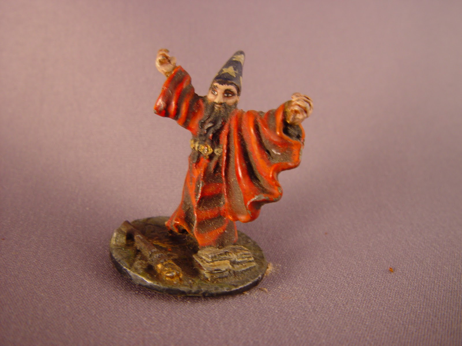Little Men: Ral Partha 25mm ES1 Evil Wizard casting spell