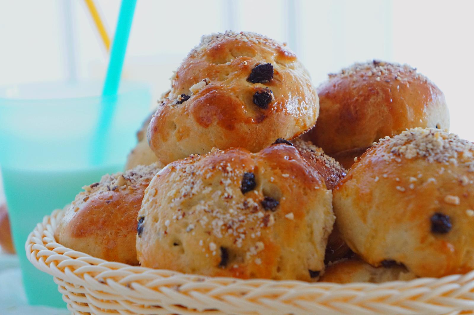 Kitchen Stories: Raisin Buns
