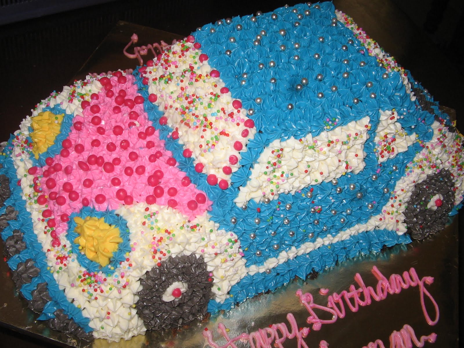 Azizah Home Bakery: Kek Kereta 3D