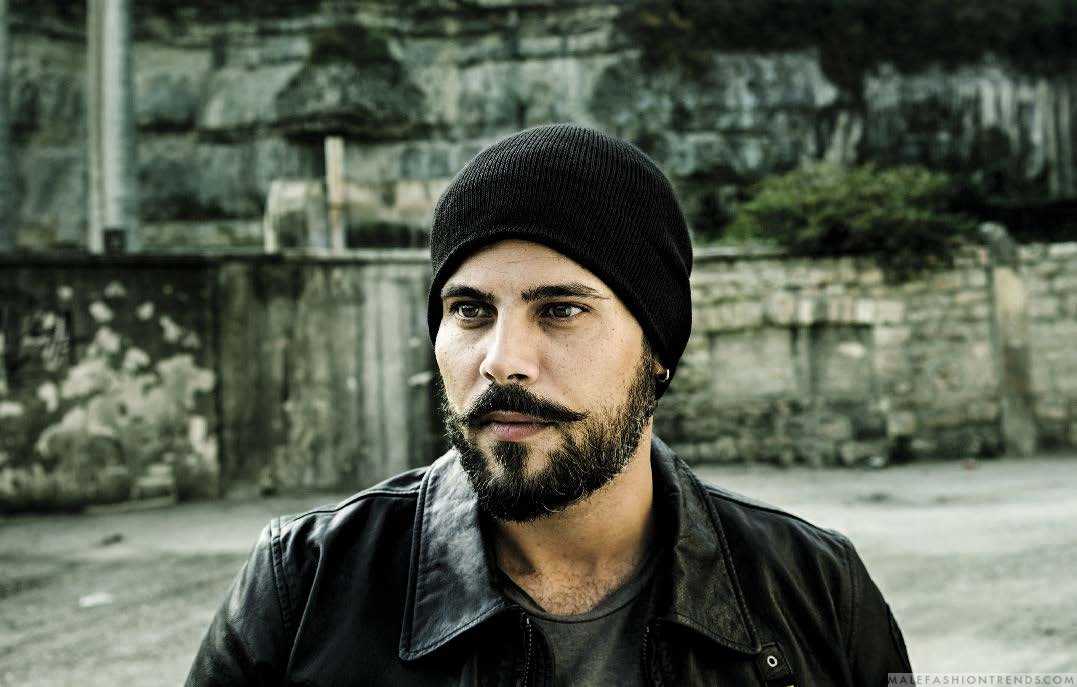 El actor Marco D’Amore se aleja del drama y posa para GQ Italia en ...